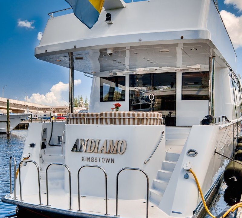ANDIAMO Yacht Charter Details, Azimut | CHARTERWORLD Luxury Superyachts